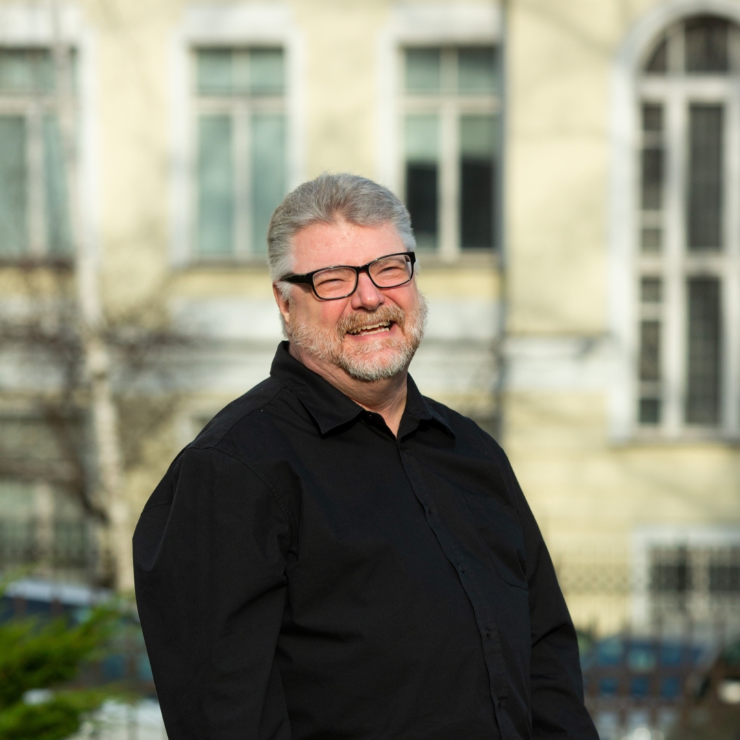 Aktorius ir dainininkus kviečiame į balso praktikas su Joseph Bates - Agata